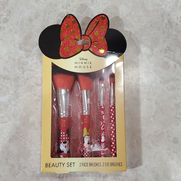 Disney | Makeup | Disney Minnie Mouse Beauty Set 2 Face Brushes 2 Eye ...